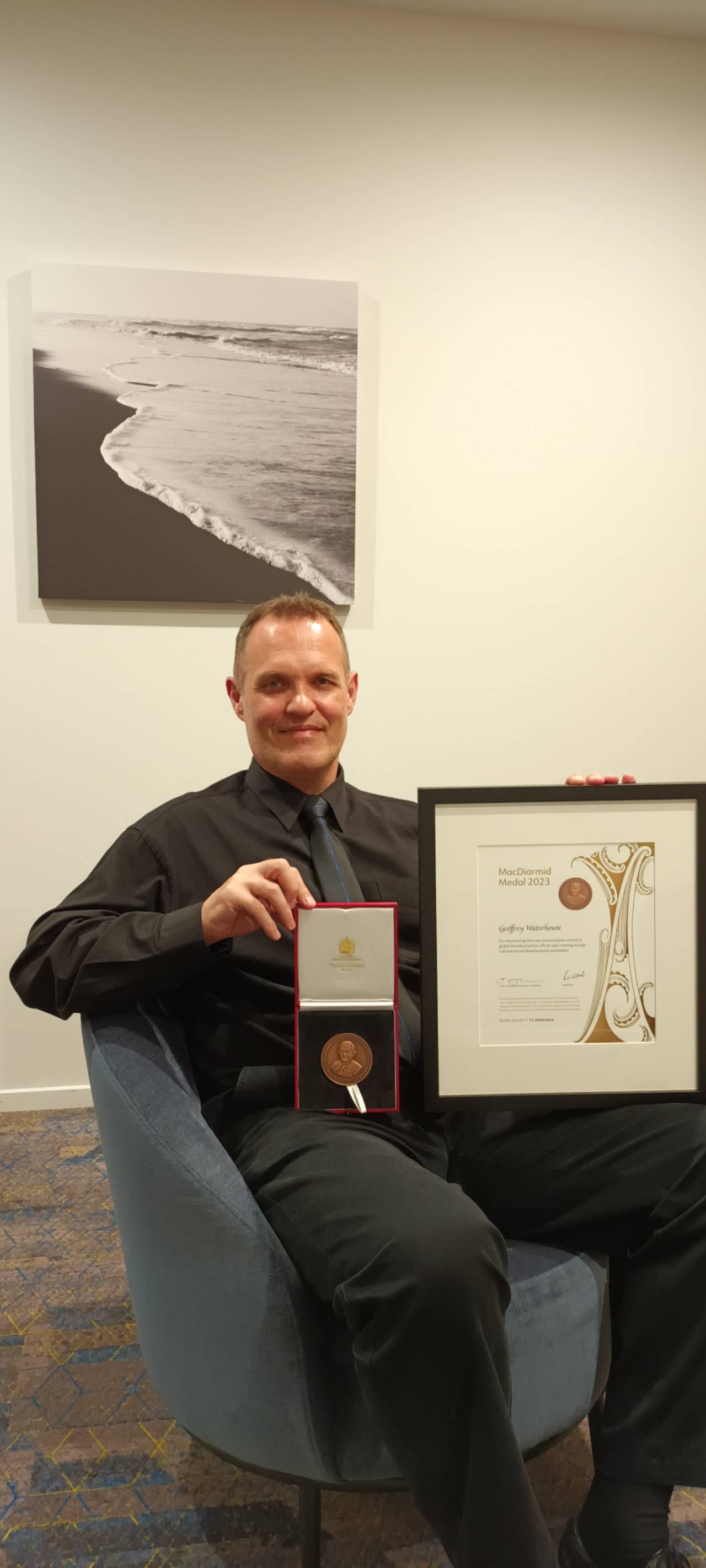 热烈祝贺Geoffrey Waterhouse教授被新西兰皇家科学院授予MacDiarmid奖章-国家食用菌加工技术研发专业中心